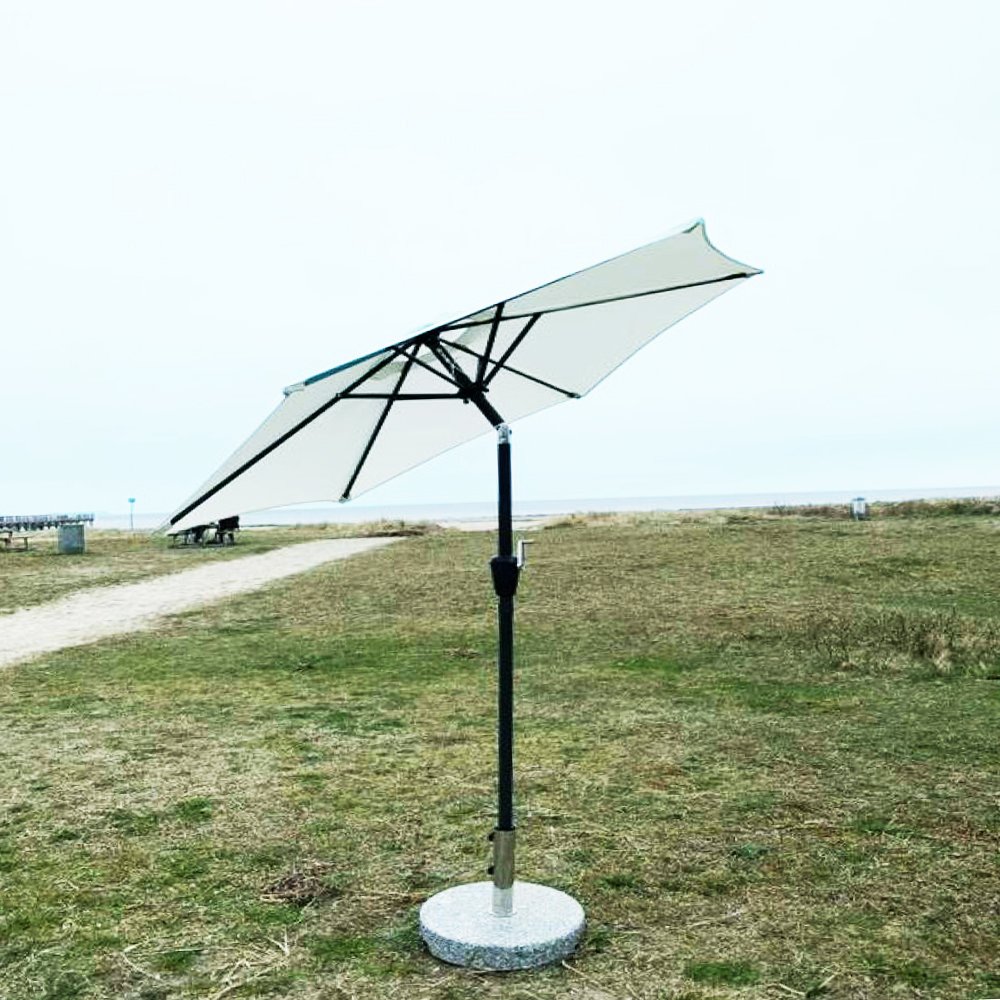 Altan parasol med alu stok - fås i flere farver. Se dem her